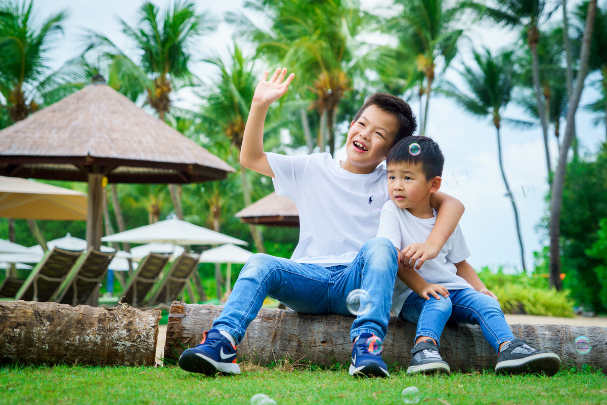 Outdoor Family Portrait & Photoshoot in Singapore. Female professional.