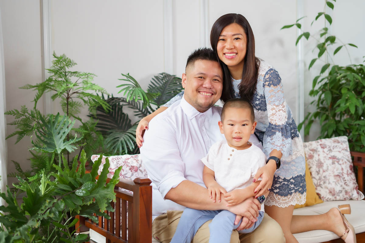 Professional SG Three Generations Family Photoshoot Photographer.