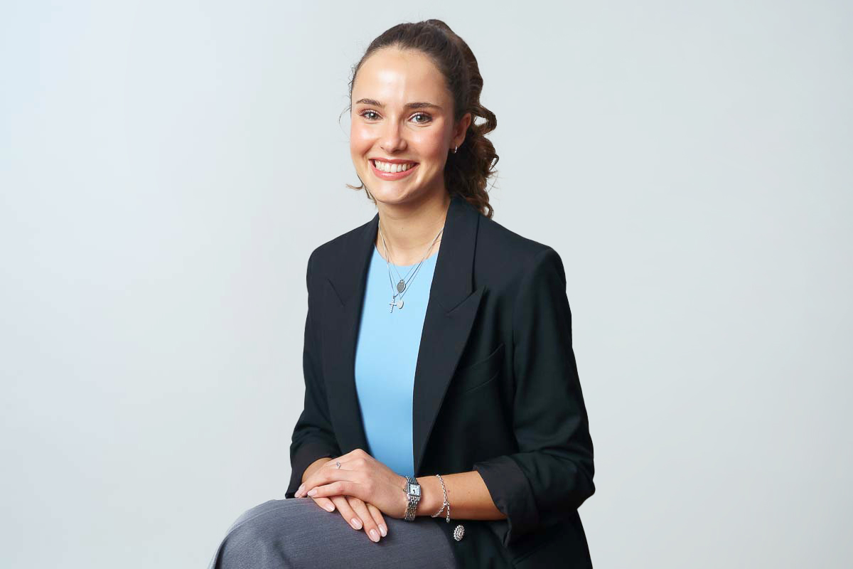 Understanding Corporate Photography, difference between headshot and ...