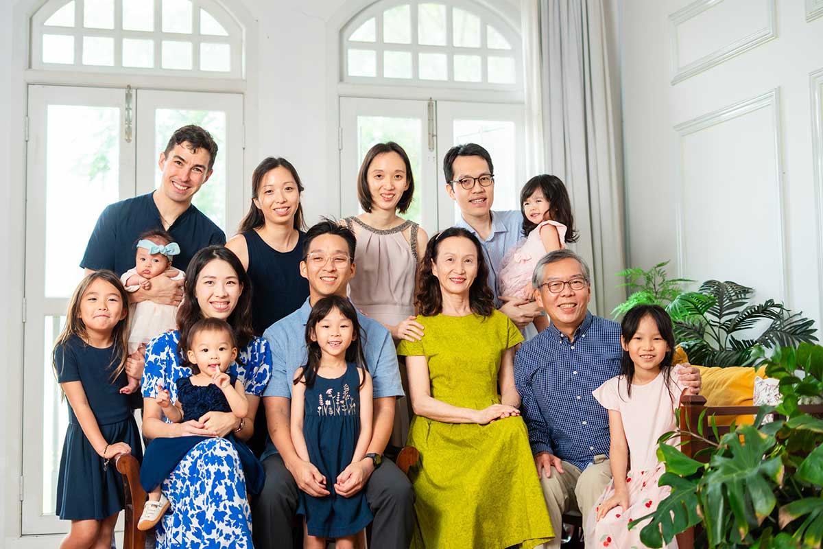 Multi-Generational Family Reunion Photography